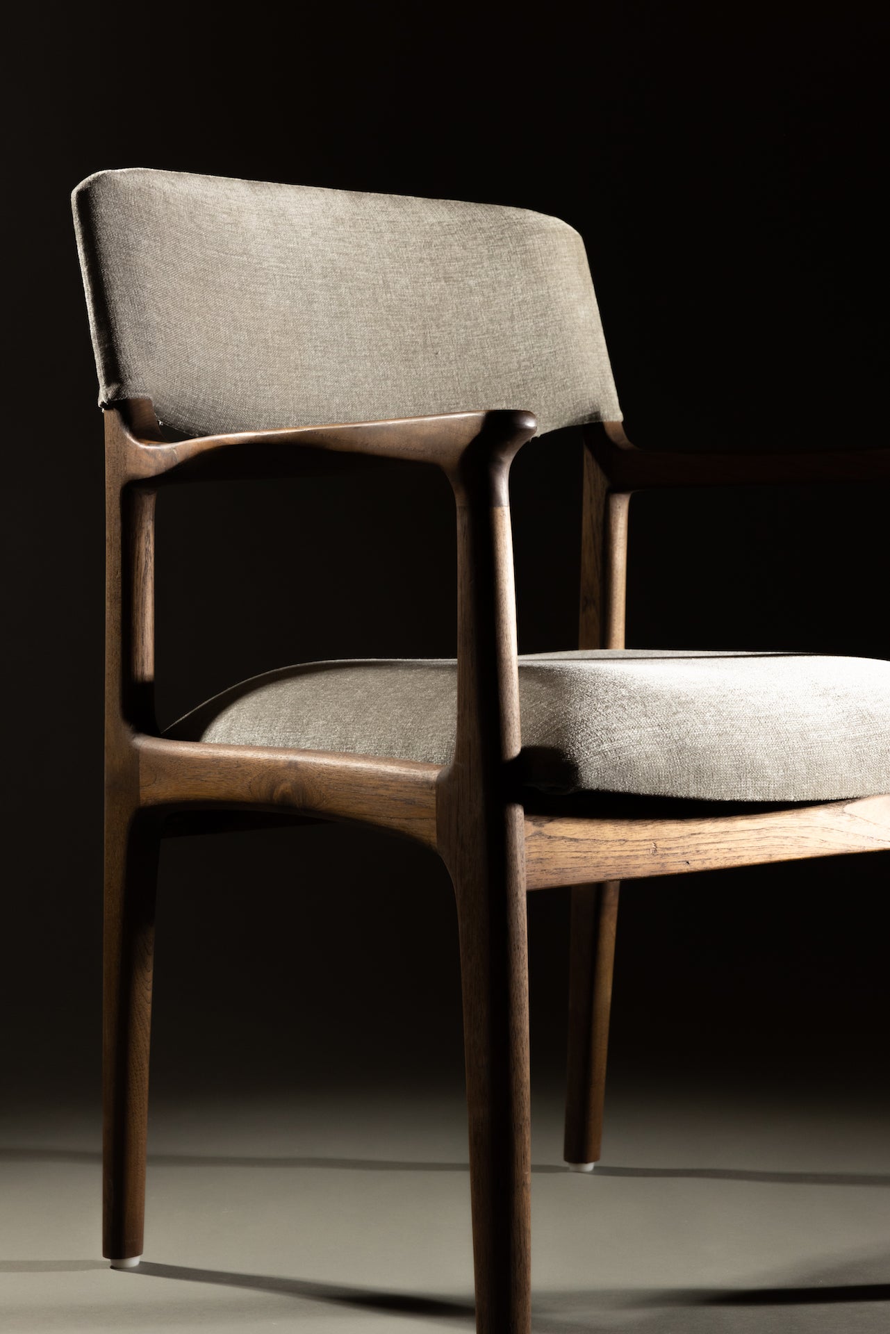 The Aanand Dining Chair – SIDR